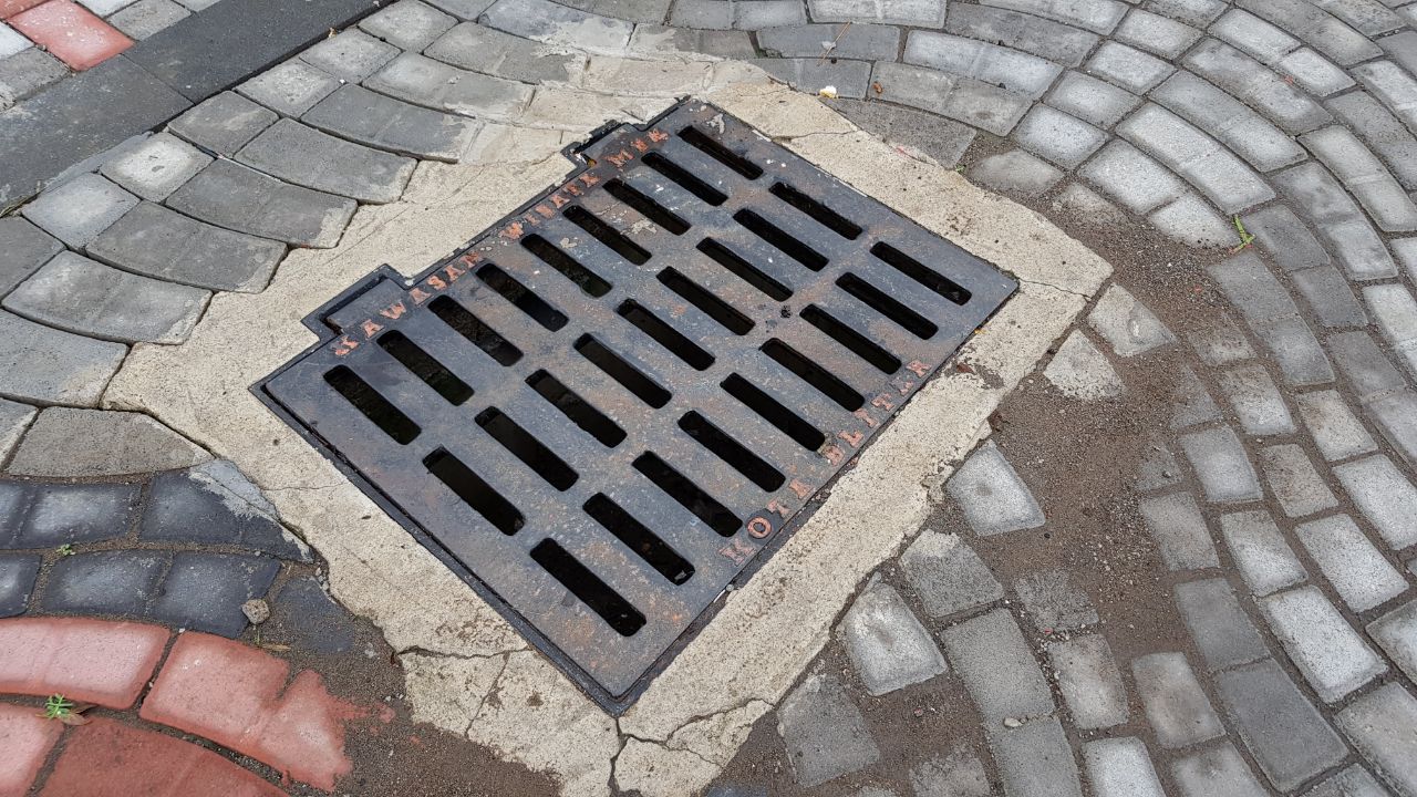 Grill Besi Penutup Selokan untuk Pedestrian | Ayem Tentrem Logam