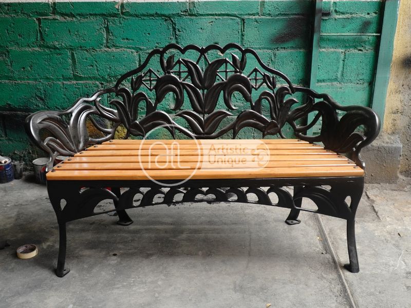 Kursi Taman Besi Cor Elegan dan Kuat | Ayem Tentrem Logam