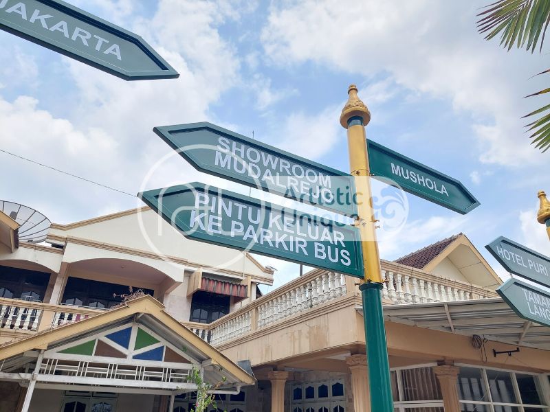 Plang Jalan Penunjuk Arah Terbaik untuk Kawasan Perkotaan | Ayem ...