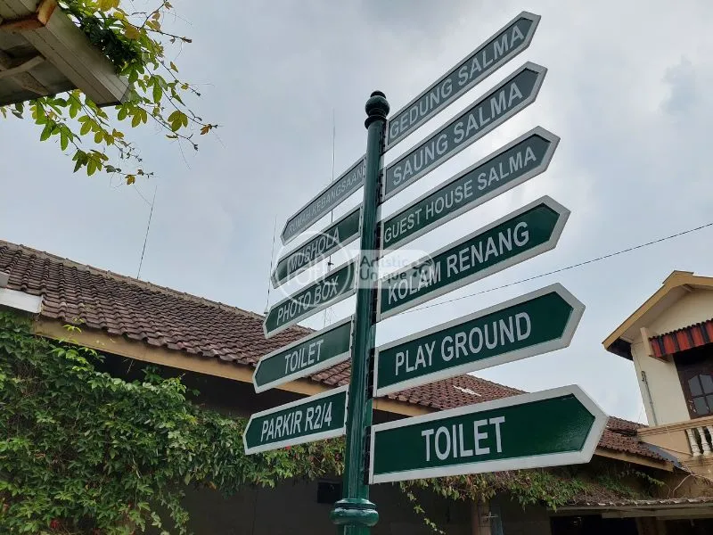 Material Tiang Papan Nama Fondasi Kuat Signage | Ayem Tentrem Logam